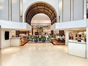 Pequeno-almoço tipo buffet diário mediante uma taxa