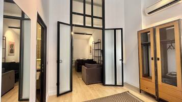 Loft Suite with Kitchen and Terrace | 1 quarto, frigobar, cofres nos quartos, escrivaninha