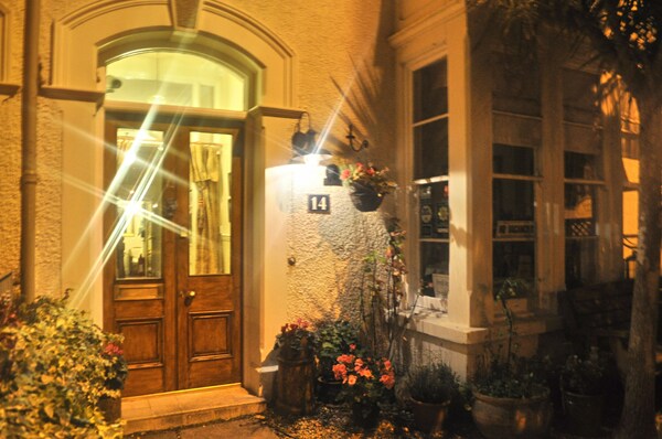 ハリントンズ アット フォーティーン - スランディドノ