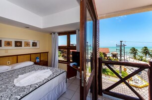 Minibar, cofre no quarto, Wi-fi grátis, roupa de cama fornecida 