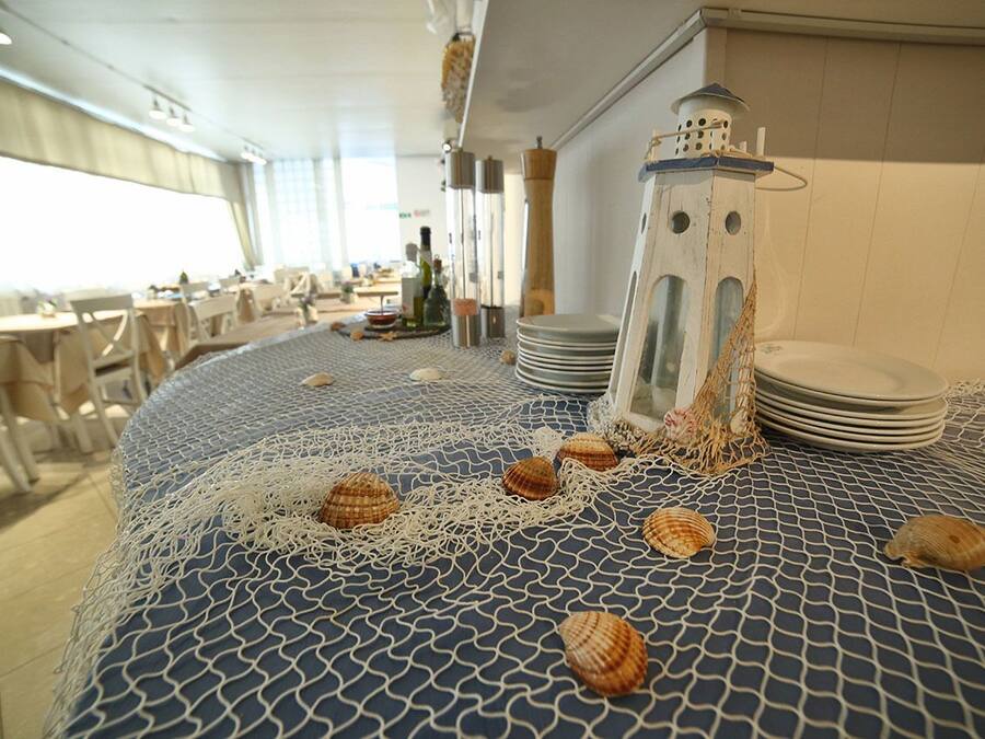 Café da manhã com buffet grátis todos os dias