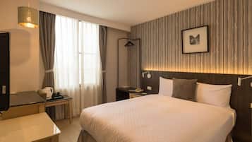 Quarto Duplo Standard | Roupa de alta qualidade, edredões de penas, camas de colchão pillowtop