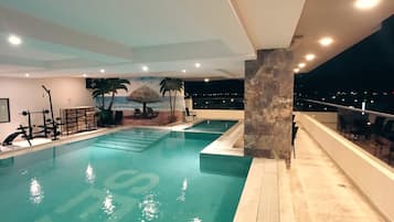 Piscina interna, piscina externa