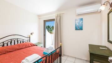 Apartamento, 2 quartos | Cofres nos quartos, quartos à prova de som