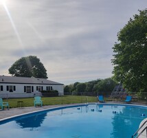 Piscina externa sazonal