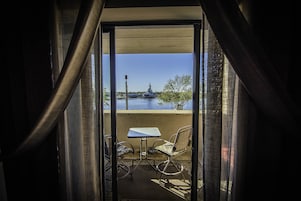 Apartamento Signature em Condomínio Fechado, 1 quarto, cozinha, vista para o rio | Vista da varanda