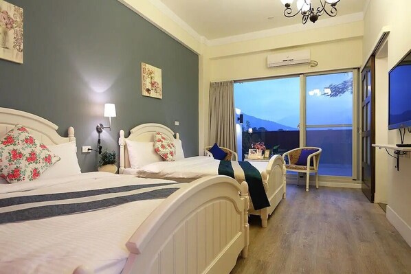 Secretária, Wi-fi grátis, roupa de cama fornecida 