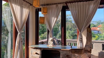 Villa, 2 quartos, piscina privativa | Minibar, cofre no quarto, secretária, ferro/tábua de engomar