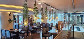 Wi-Fi de cortesia, roupa de cama