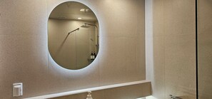 Quarto duplo standard | Wi-Fi de cortesia, roupa de cama