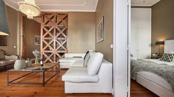 Apartamento superior, 2 quartos, cozinha americana | Sala de estar | TV de tela plana