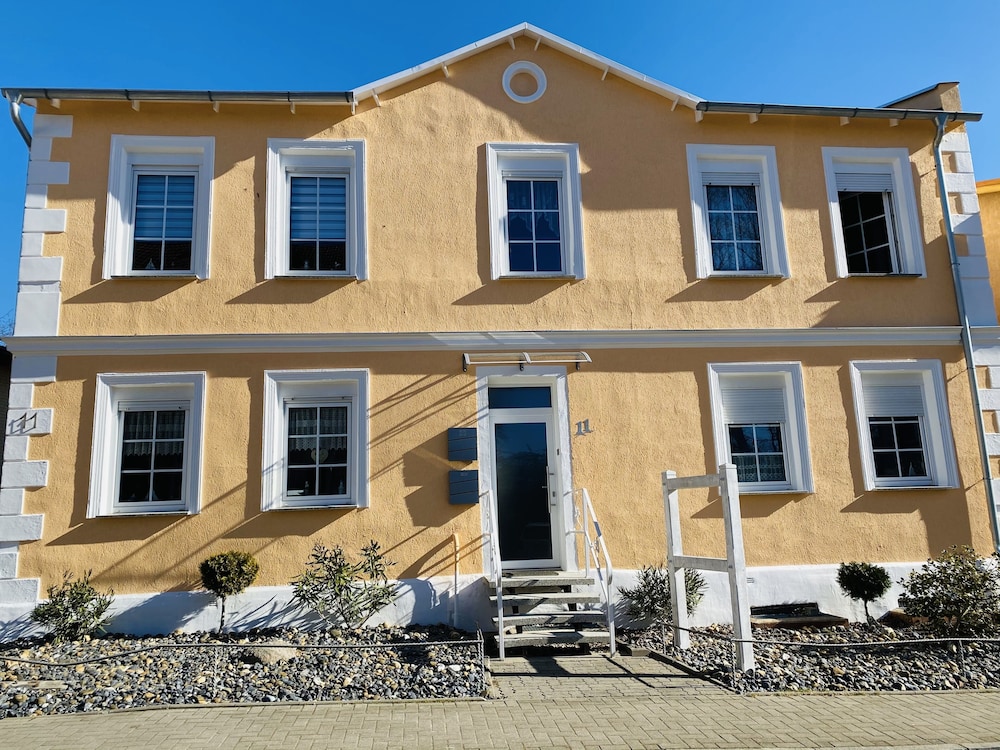 Pension & Ferienwohnungen Schneidereit - Sassnitz