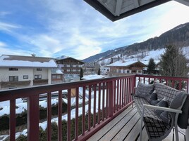 Apartamento superior, 2 quartos (Excl. 163 EUR cleaning fee) | Vista do quarto