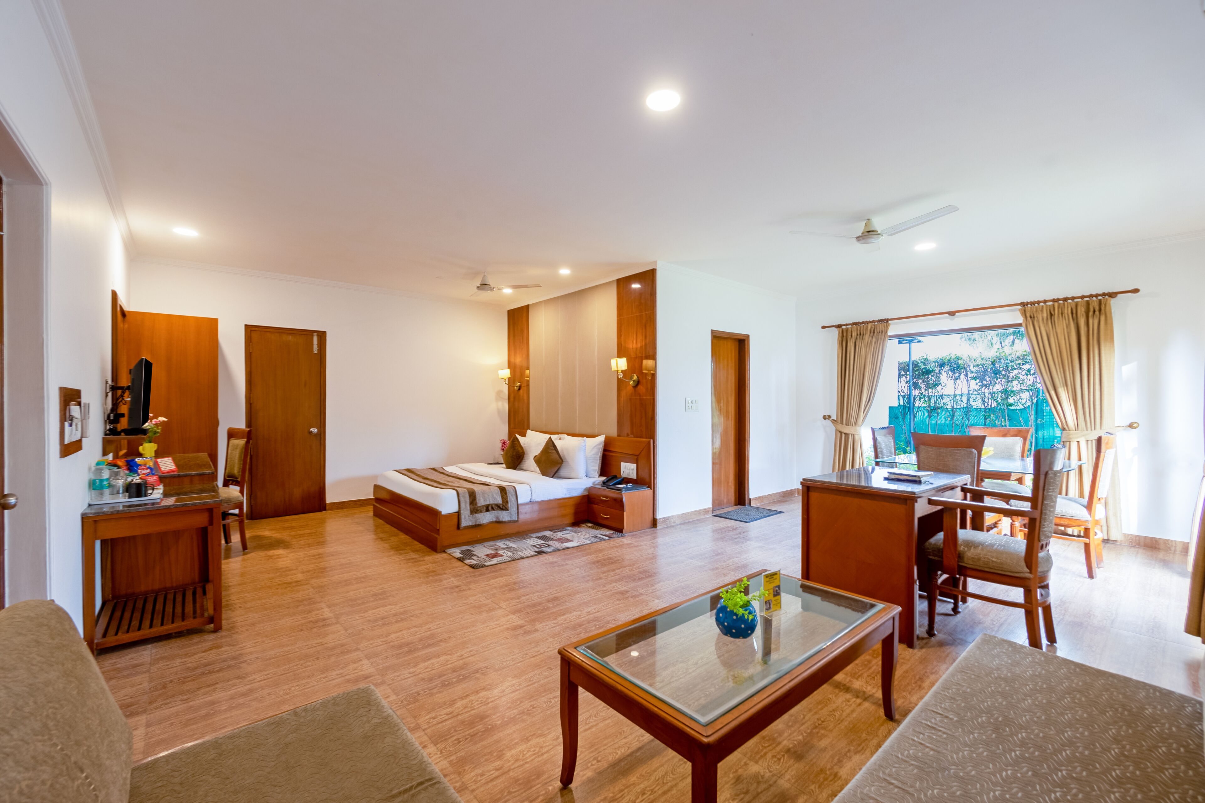 Suite Standard | Roupa de alta qualidade, minibar, secretária, Wi-fi grátis 