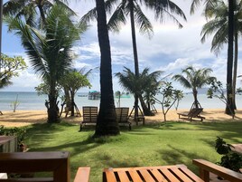 Vista para praia/oceano