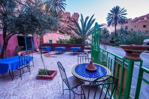 Café da manhã, almoço e jantar; culinária marroquina 