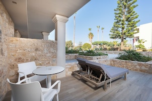 Deluxe Family 1 Garden View | Vista do quarto