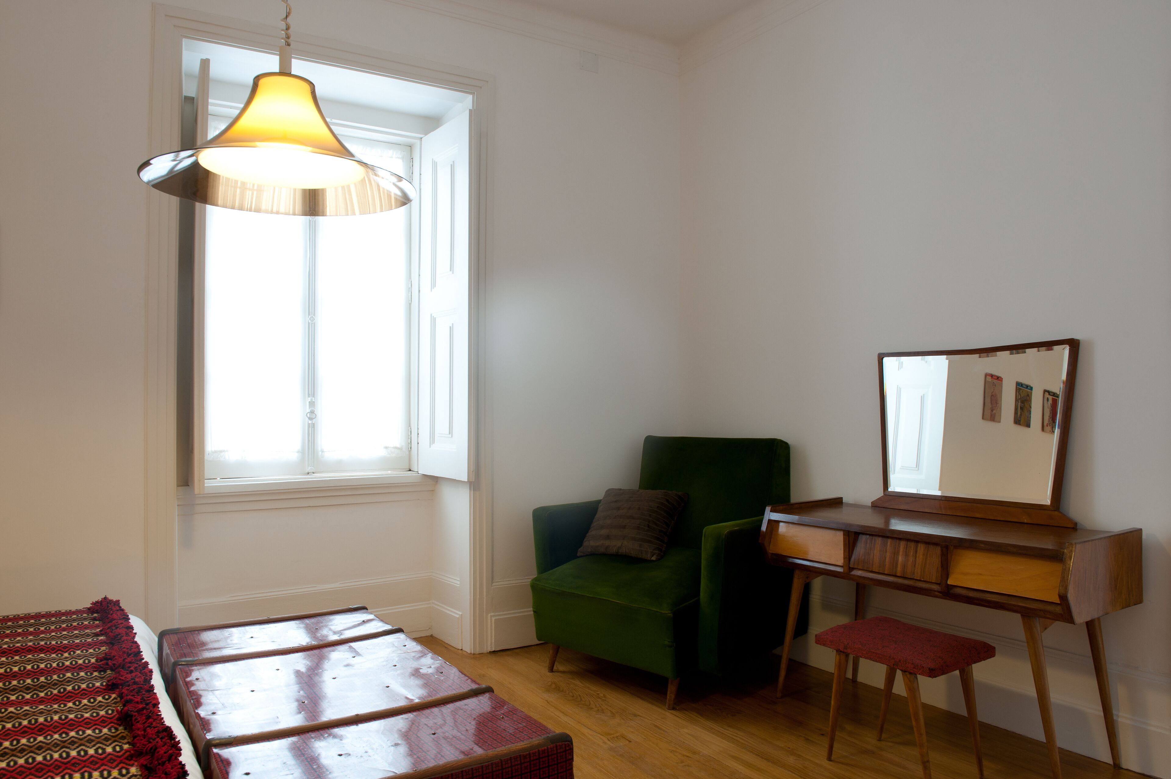 Apartamento, 1 quarto | Sala | Televisor de ecrã plano de 28 polegadas com canais por cabo, televisor 