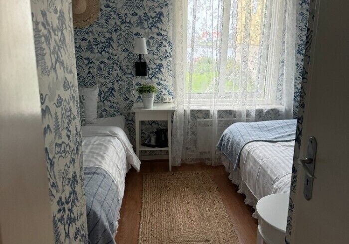 Small Twin Room | Roupa de alta qualidade, secretária, cortinas/cortinados opacos 