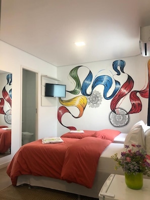 Quarto Quádruplo Superior, casa de banho privativa | Cortinas/cortinados opacos, ferro/tábua de engomar, Wi-fi grátis