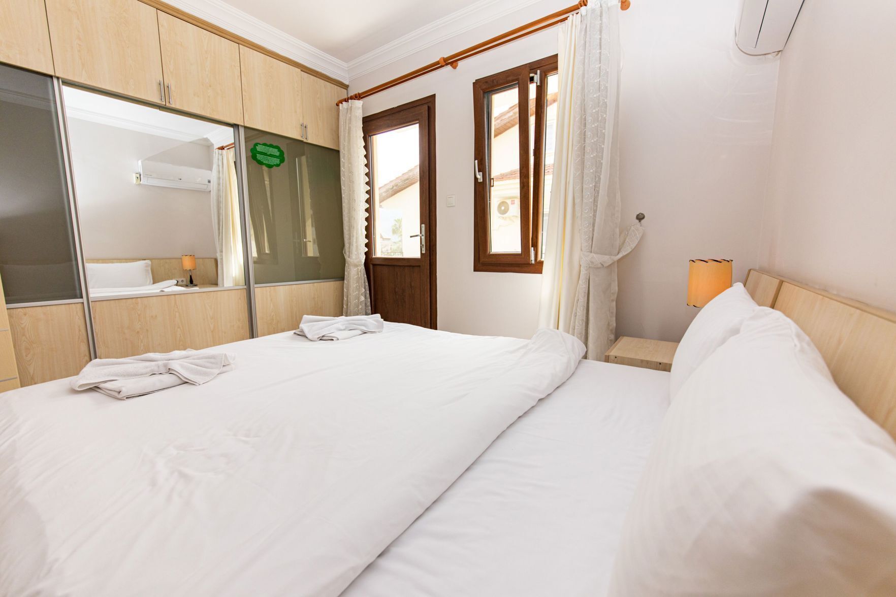 Roupa de alta qualidade, minibar, secretária, Wi-fi grátis 