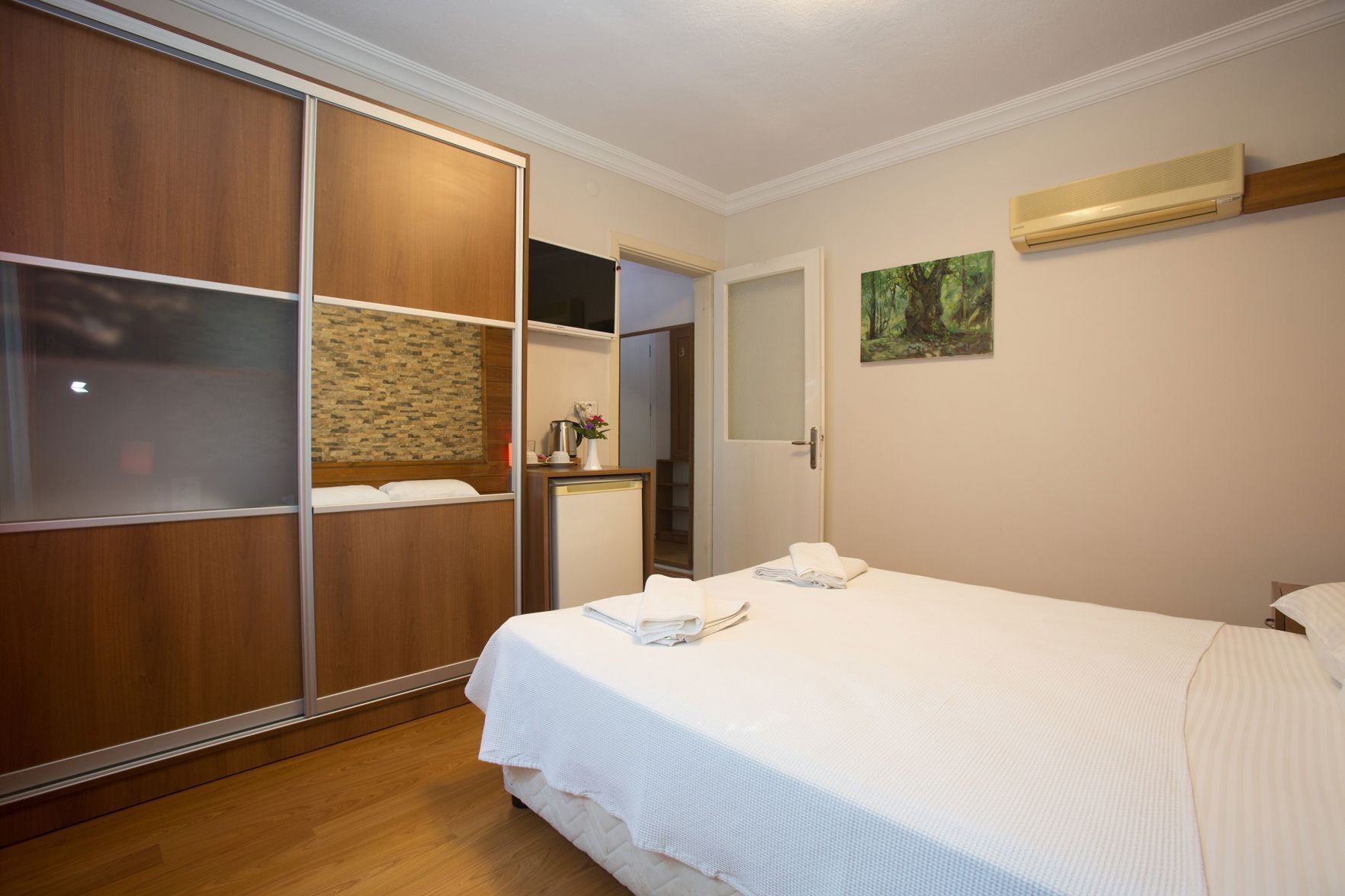 Roupa de alta qualidade, minibar, secretária, Wi-fi grátis 