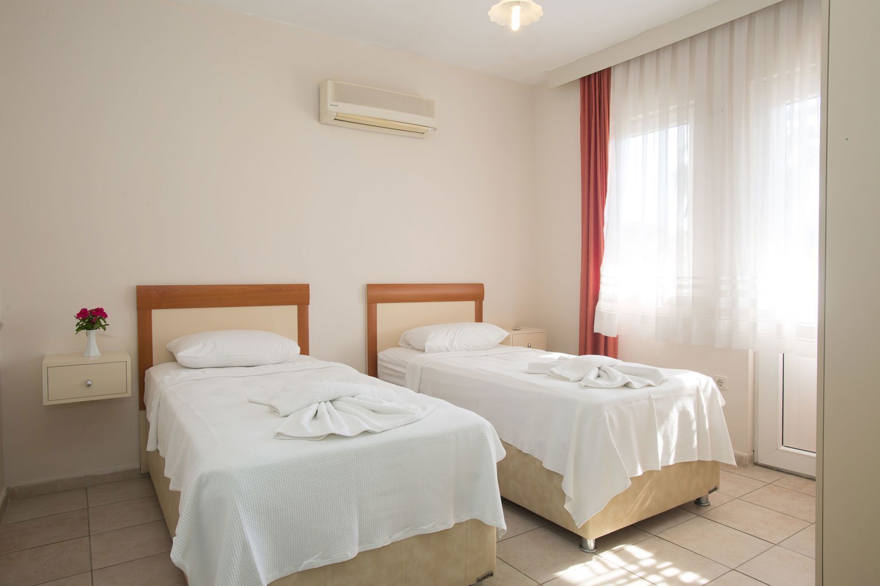 Roupa de alta qualidade, minibar, secretária, Wi-fi grátis 