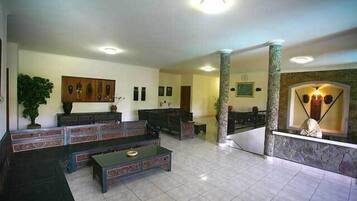 Área de estar no saguão