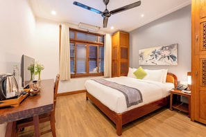 Quarto casal luxo | Vista para a rua