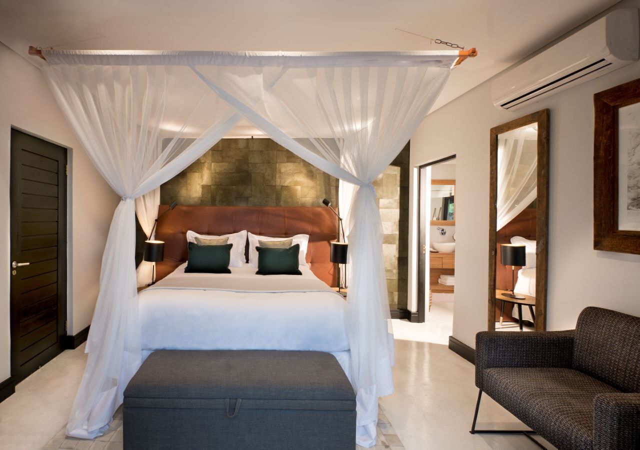 Roupas de cama premium, frigobar (abastecido com itens grátis)