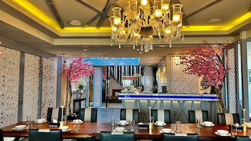 2 restaurantes, jantares servidos, cozinha internacional