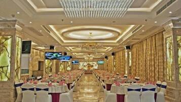 Pequenos-almoços, almoços, jantares servidos, cozinha chinesa