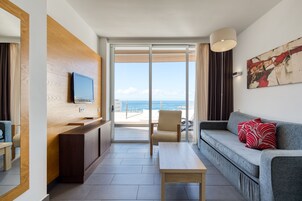 Apartamento, 1 quarto | Área de estar | TV de tela plana, mesa de pingue-pongue