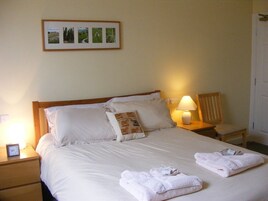 Quarto casal standard, suíte (Larger)