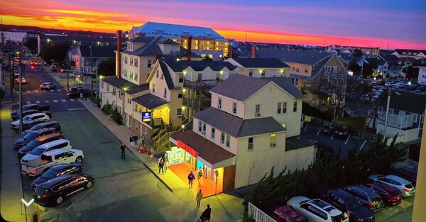 The Wellington Hotel & Suites Oceanblock - Ocean City, MD