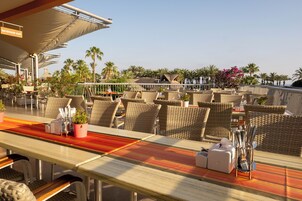 4 restaurantes, pequenos-almoços servidos, cozinha turca 