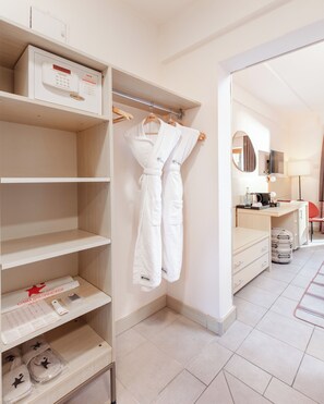 Quarto club, 1 quarto, sacada | Guarda-roupa