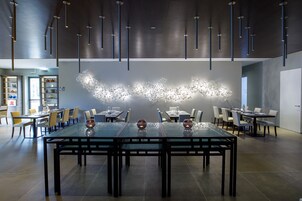 Café da manhã com buffet grátis todos os dias