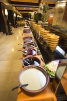Pequeno-almoço tipo buffet diário mediante uma taxa