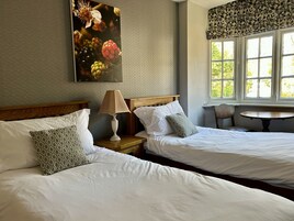 Quarto Twin Standard, casa de banho anexa