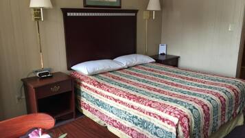 Cofres nos quartos, escrivaninha, camas extras/dobráveis (sobretaxa)