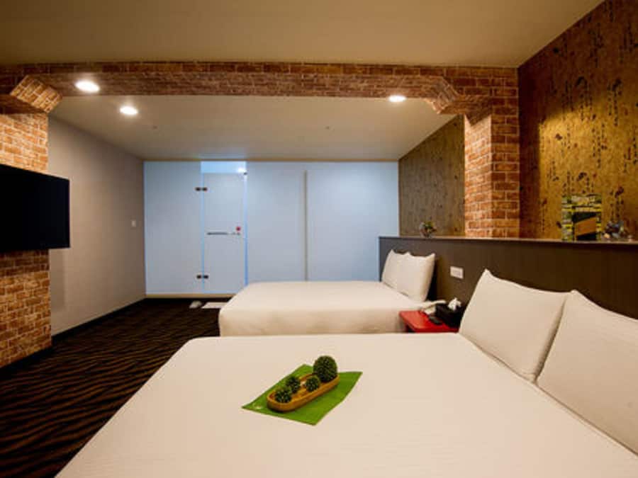 Quarto Quádruplo | Cofre no quarto, com decoração personalizada, secretária