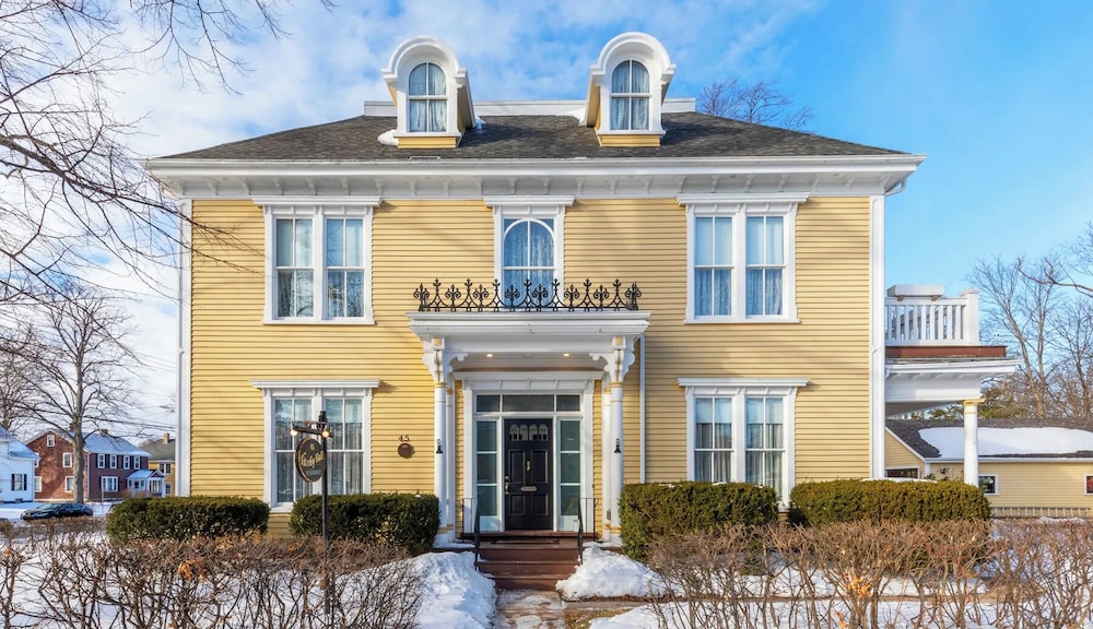 Fitzroy Hall - Charlottetown