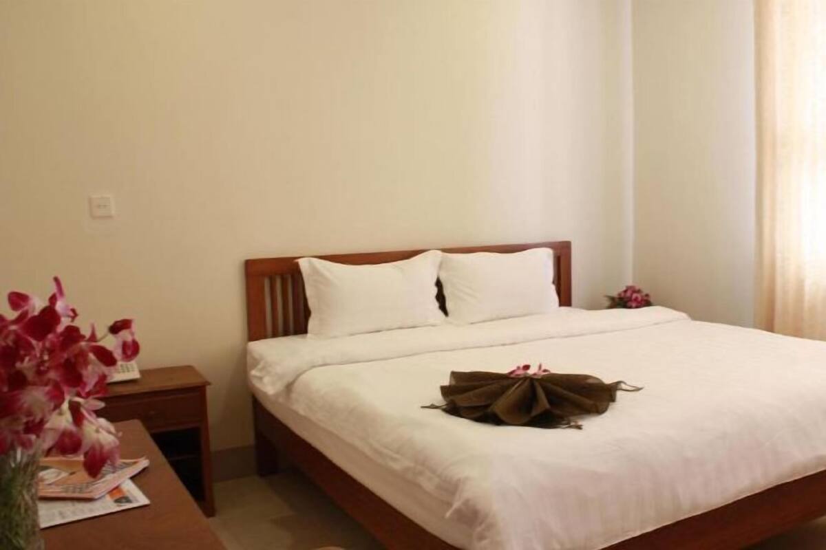 Minibar, cofre no quarto, secretária 