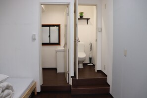 Apartamento, não fumadores (Ground Floor) | Duche na casa de banho