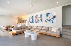 TV de tela plana 50 polegadas com canais via satélite, TV, DVD player