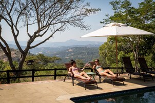 4 piscinas exteriores