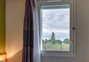 Roupa de alta qualidade, secretária, quartos insonorizados 