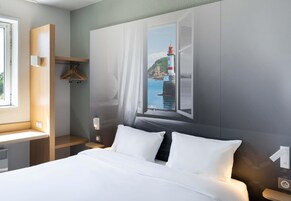 Com decoração personalizada, secretária 
