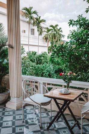 Quarto Duplo Superior, 1 cama de casal | Minibar, secretária, quartos insonorizados, Wi-fi grátis 